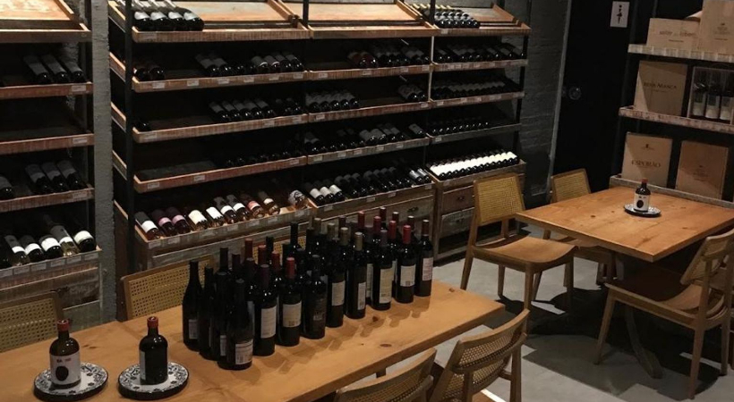 BADIO Wine Bar • Intelivino